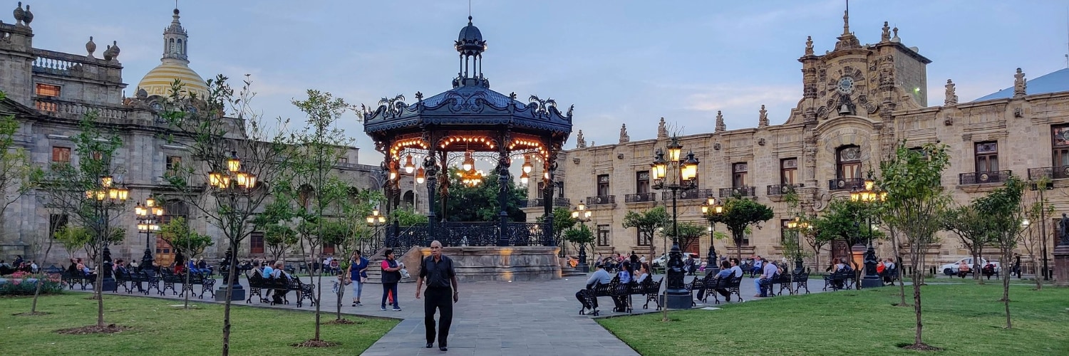 Vuelos baratos de Querétaro a Guadalajara (QRO) - (GDL) | Aeroméxico